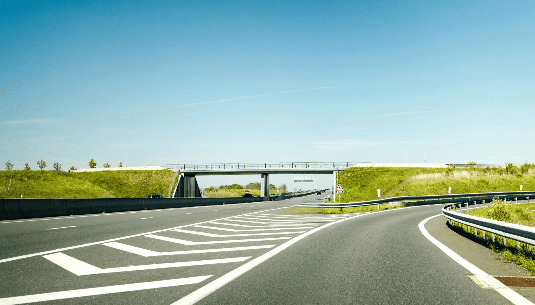 Marca de canalização: Como funciona a sinalização em estradas